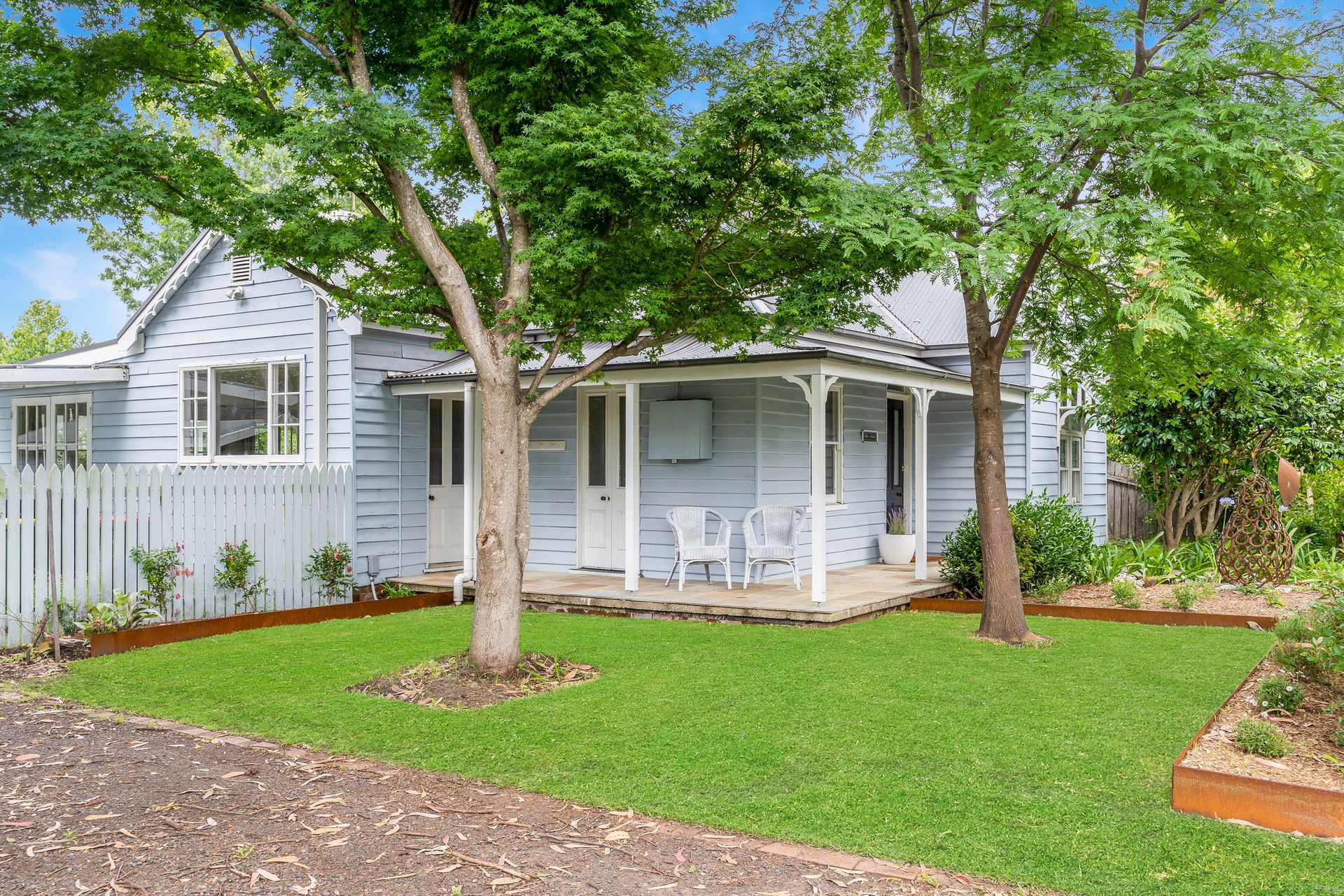 Blue Belle Cottage, Berry - The Holidays Collection